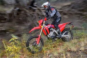 Honda XR650L Vs CRF450L: Brief Comparison - Wheelingaway.com