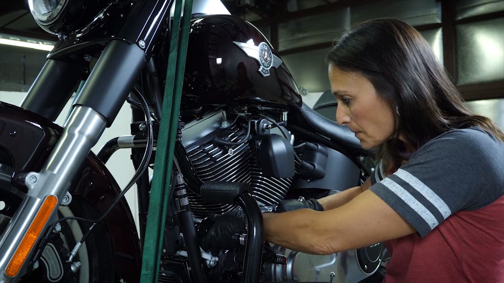 Essential Guide to 2014 Street Glide Oil Capacity for Optimal Performance - Wheelingaway.com